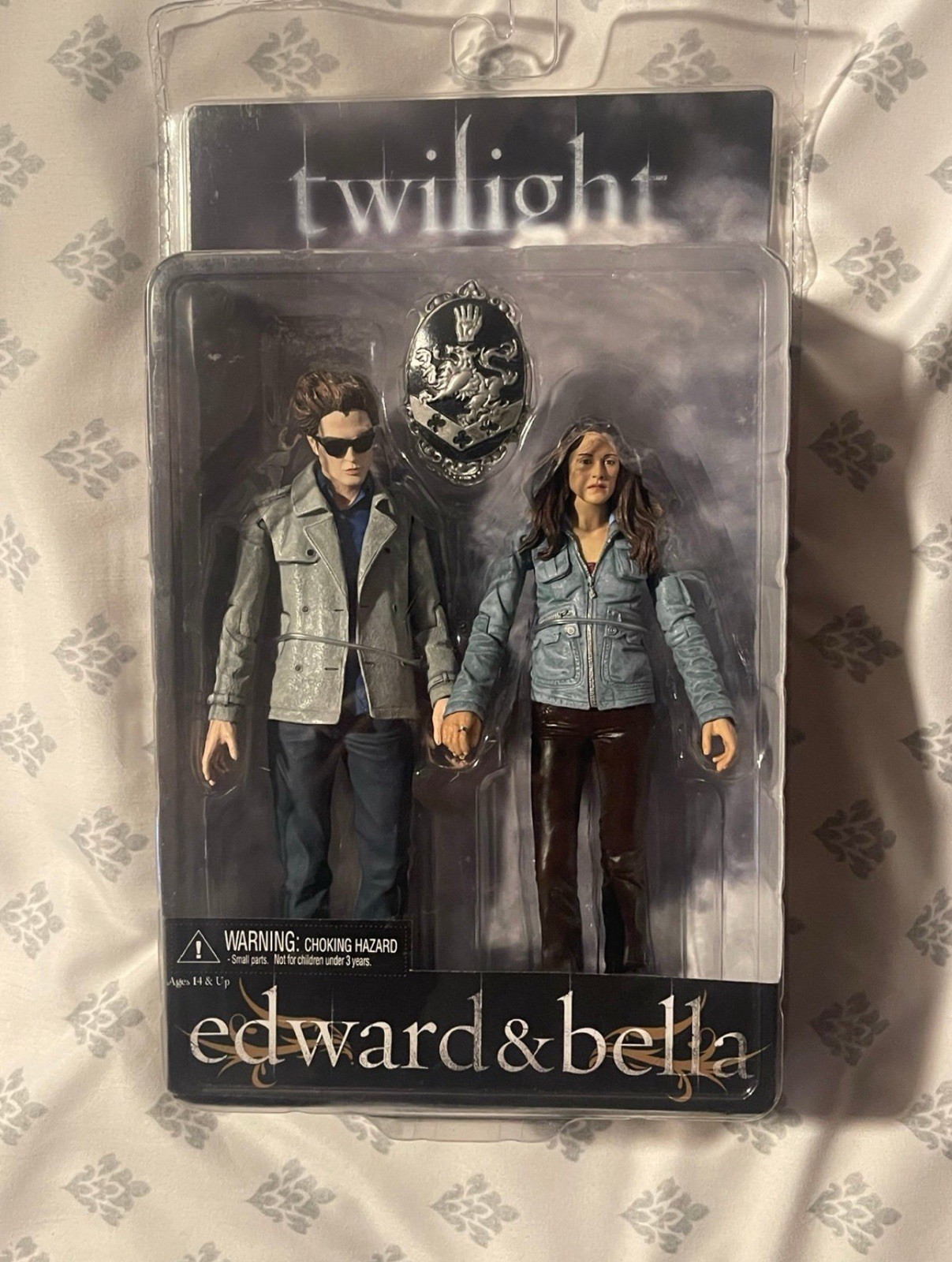 NECA Twilight Edward & Bella 7 Inch Action Figure 2-Pack 2009 SEALED | eBay