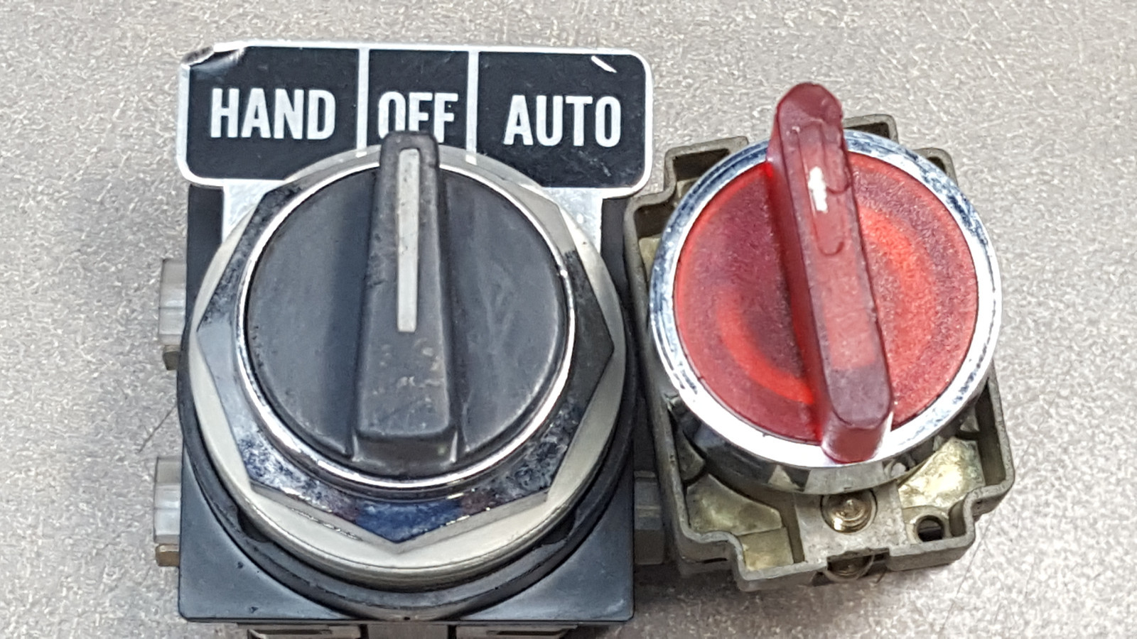 Lot of 2 Maintained Switches (GE CR104P HAND-OFF-AUTO & TELEMECANIQUE ...
