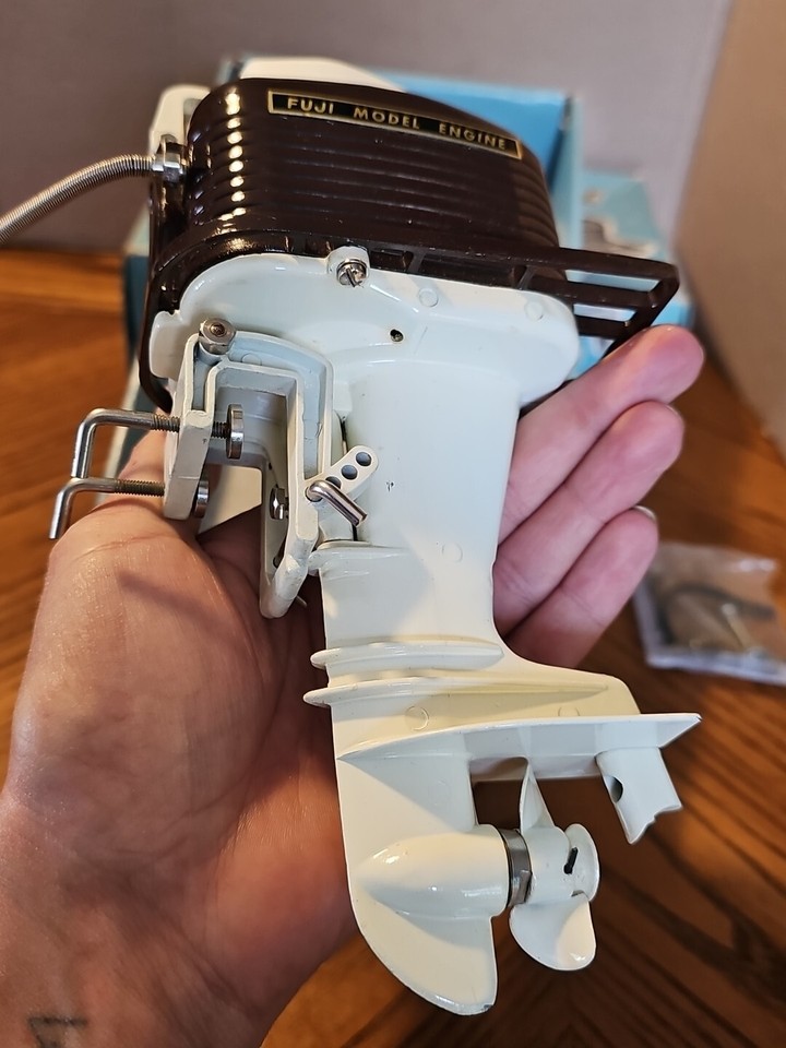 VTG FUJI Model Engine RC BOAT GAS ENGINE OUTBOARD MOTOR w/ ORIGINAL BOX ...