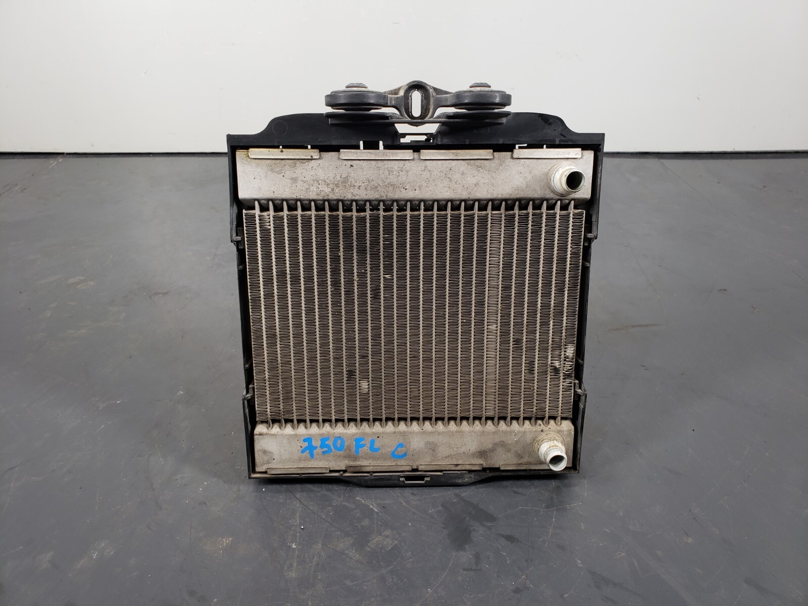 10-18 OEM BMW F10 F07 F13 F02 F06 Front Left Driver Auxiliary Coolant ...