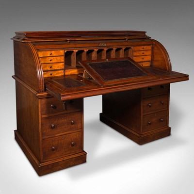 1800-1899 - Pedestal Desk