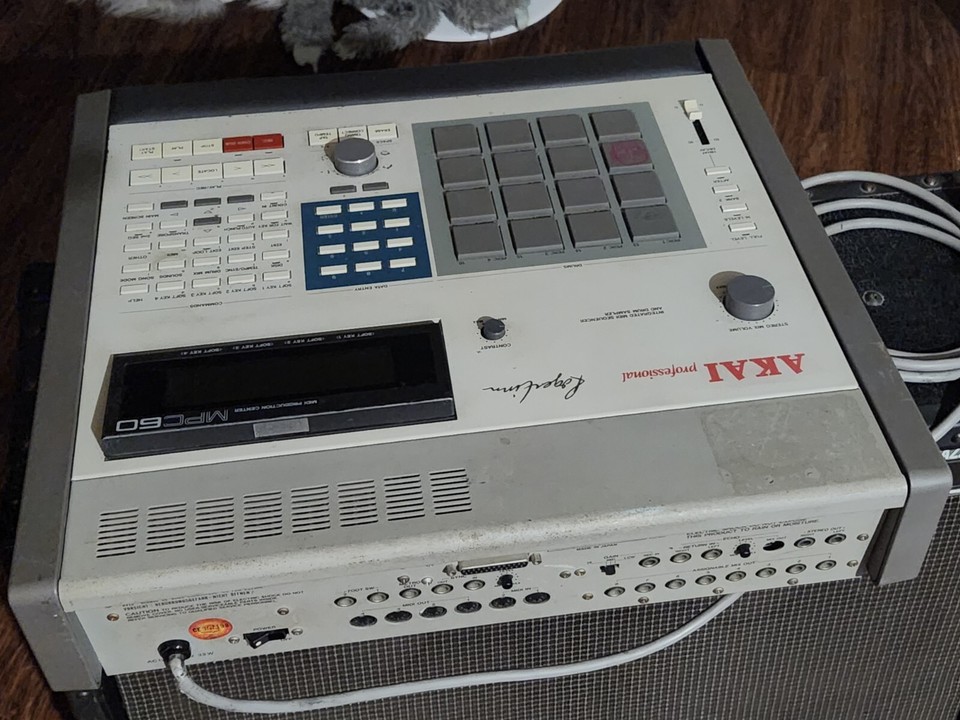 Original AKAI MPC 60 vintage MPC60 MK1 ,drum pads, memory, 2nd year ...