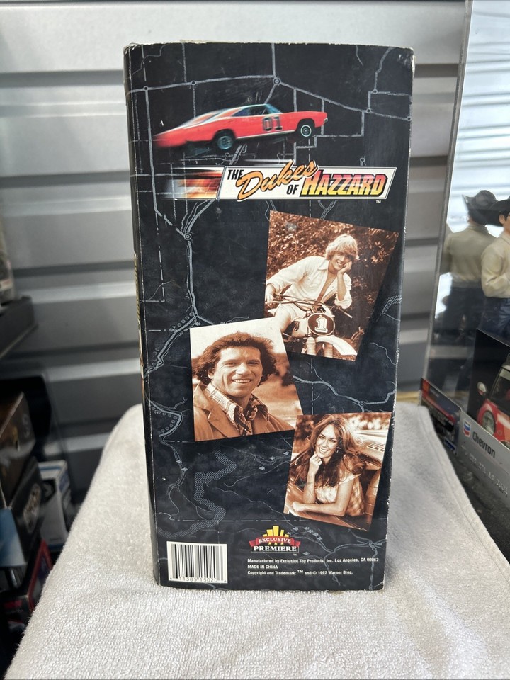 1997 Exclusive Toy Products Dukes of Hazzard Daisy Duke Limited Edition ...