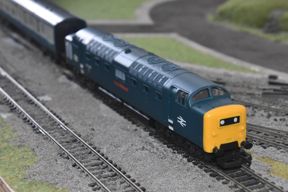 Lima Class 55 Deltic 55022 Royal Scots Grey British Rail Blue vgc OO ...