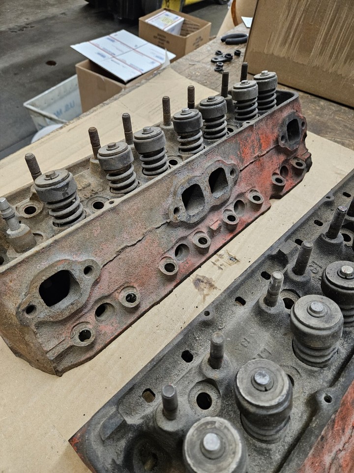 1963 1964 Corvette 283 327 SBC Power Pack Heads Small Block Chevy ...