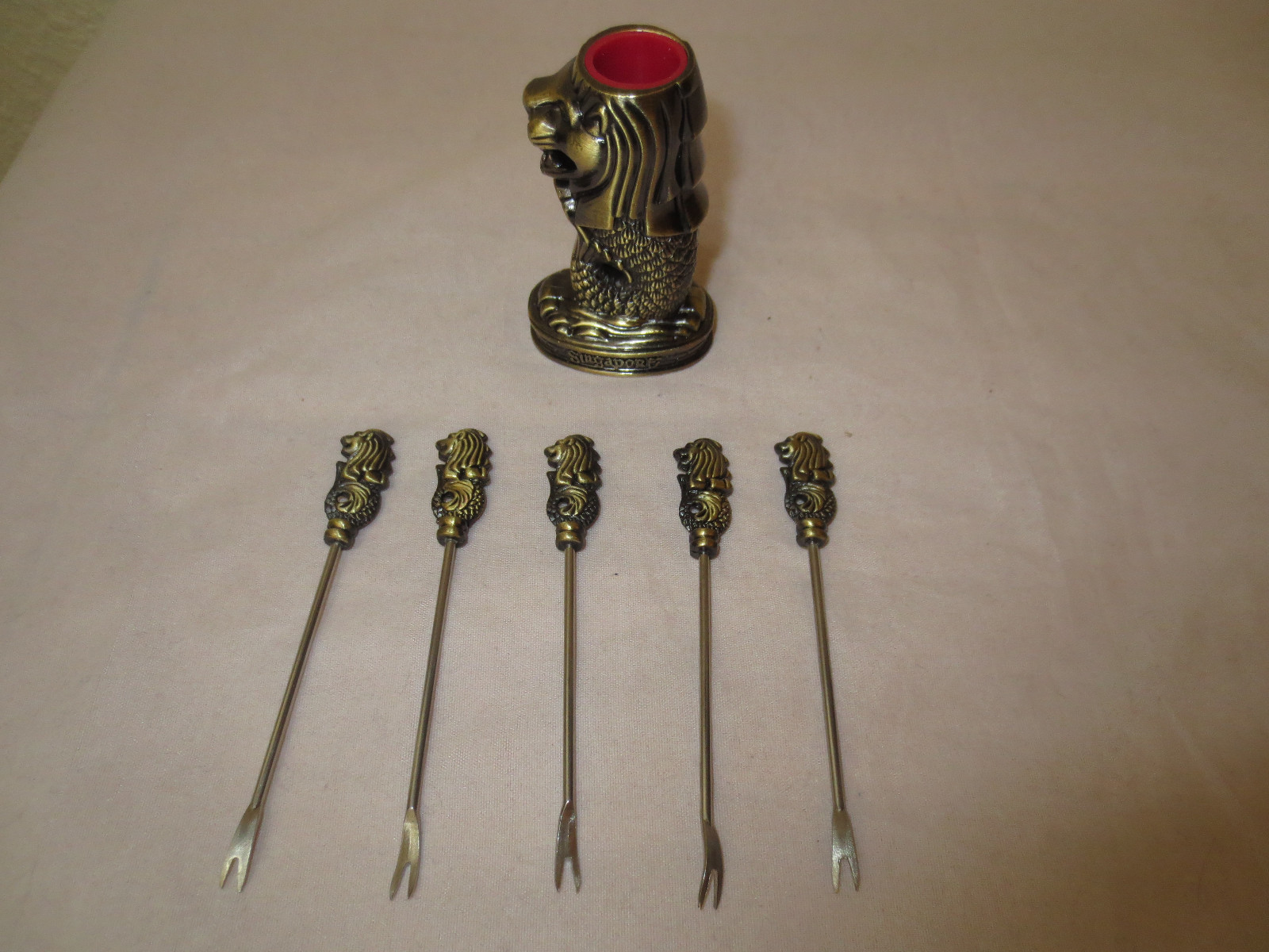 Appetizer Cocktail Forks Merlion Building Model of Singapore Crafts 5 ...