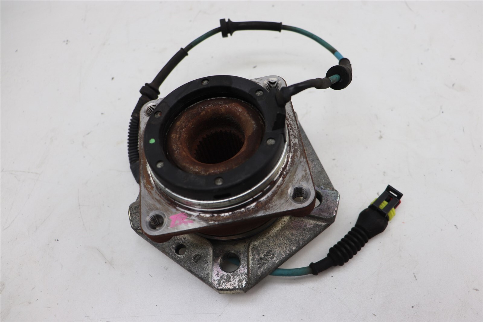 Maserati GranTurismo MC M145 2011 Front Wheel Hub Bearing Assembly ...