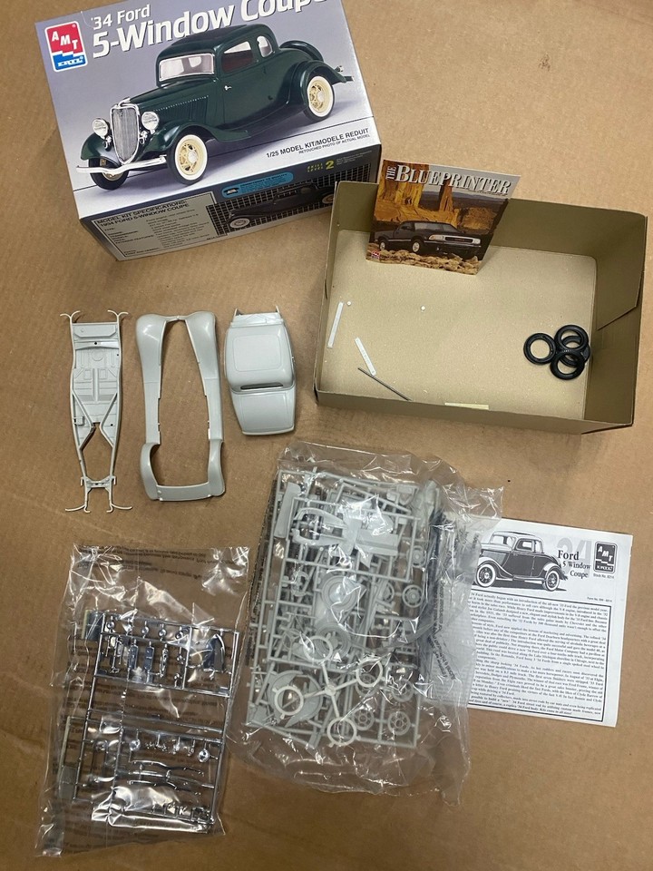 Vintage 1/25 Car Model Kit Lot (BRAND NEW) *2 FREE DISPLAY CASE w ...