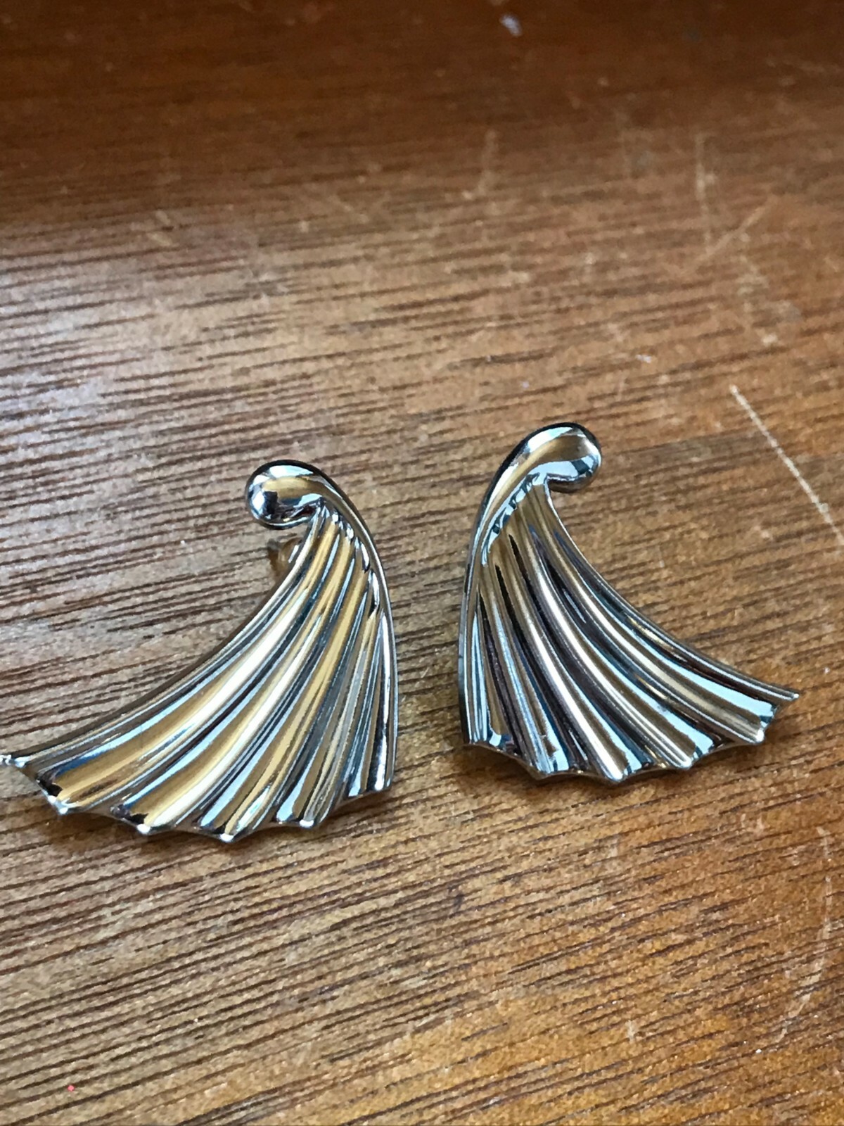 Estate Lightweight Silvertone Swirling Fan Post Earrings for Pierced ...