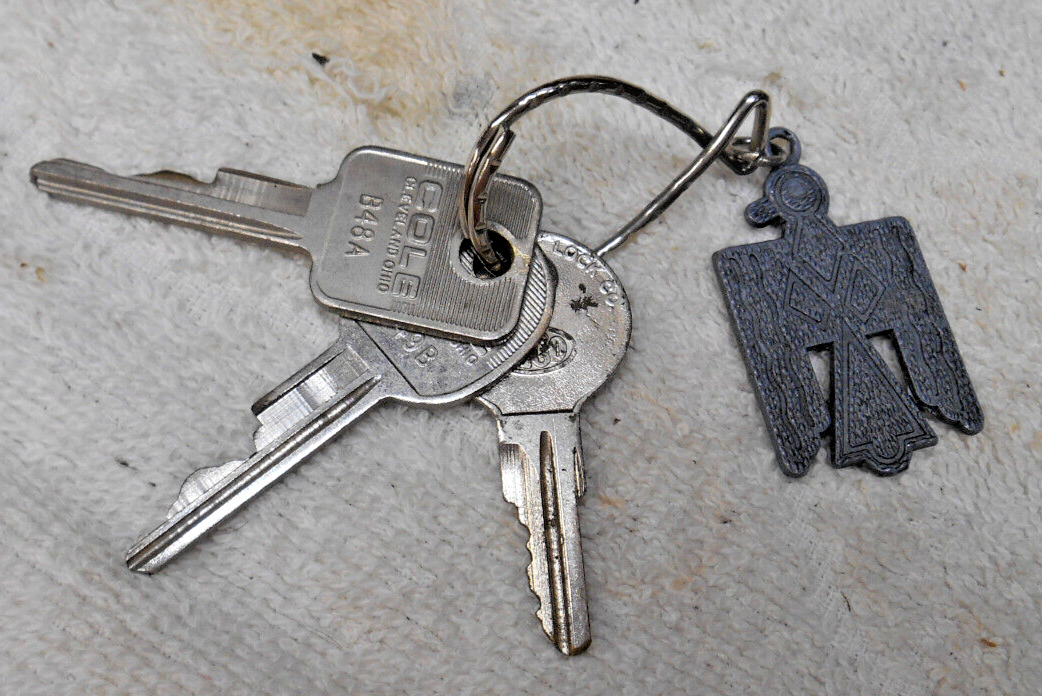 Vintage Old 1970's 72 Chevy GM Pontiac Automotive Car Key Set + Totem ...