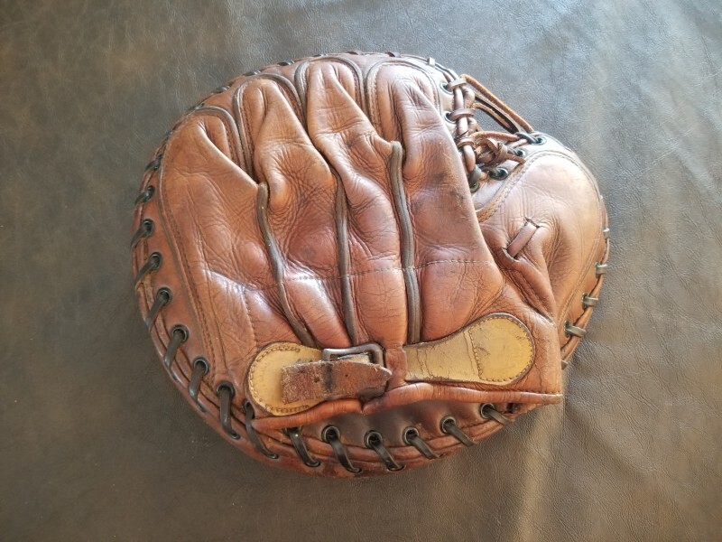 BUCKLE BACK CATCHER'S MITT STAMPED TRIPLE FACE 1935 LISTED IN A.J ...