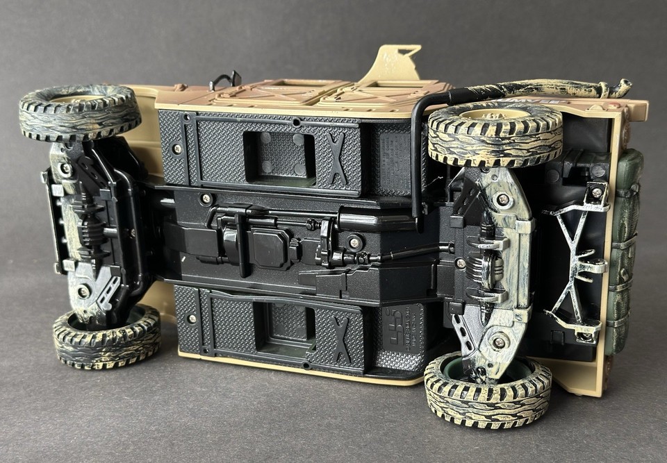 BBI 1:18 US Army M1025 TOW Missile Carrier Humvee 2001 Elite Force ...