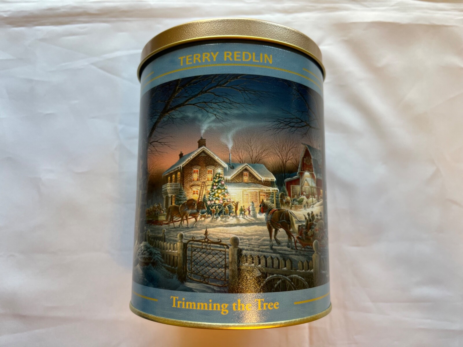 Terry Redlin "Trimming The Tree" Collectible Holiday Tin 6" Diameter x ...