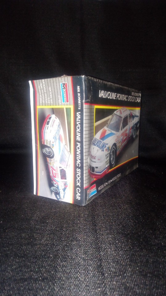 MONOGRAM 1/24 NEIL BONNETT #75 NASCAR VALVOLINE PONTIAC PLASTIC MODEL ...