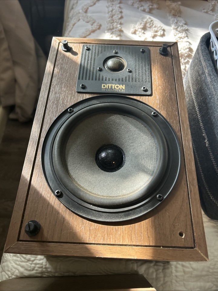 VTG Celestion Ditton 100 2 Way Bookshelf Speakers 8 Ohms 50W Made In ...