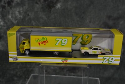M2 Machines 1:64 Auto Haulers 1969 Dodge L600 Truck & Plymouth Road ...