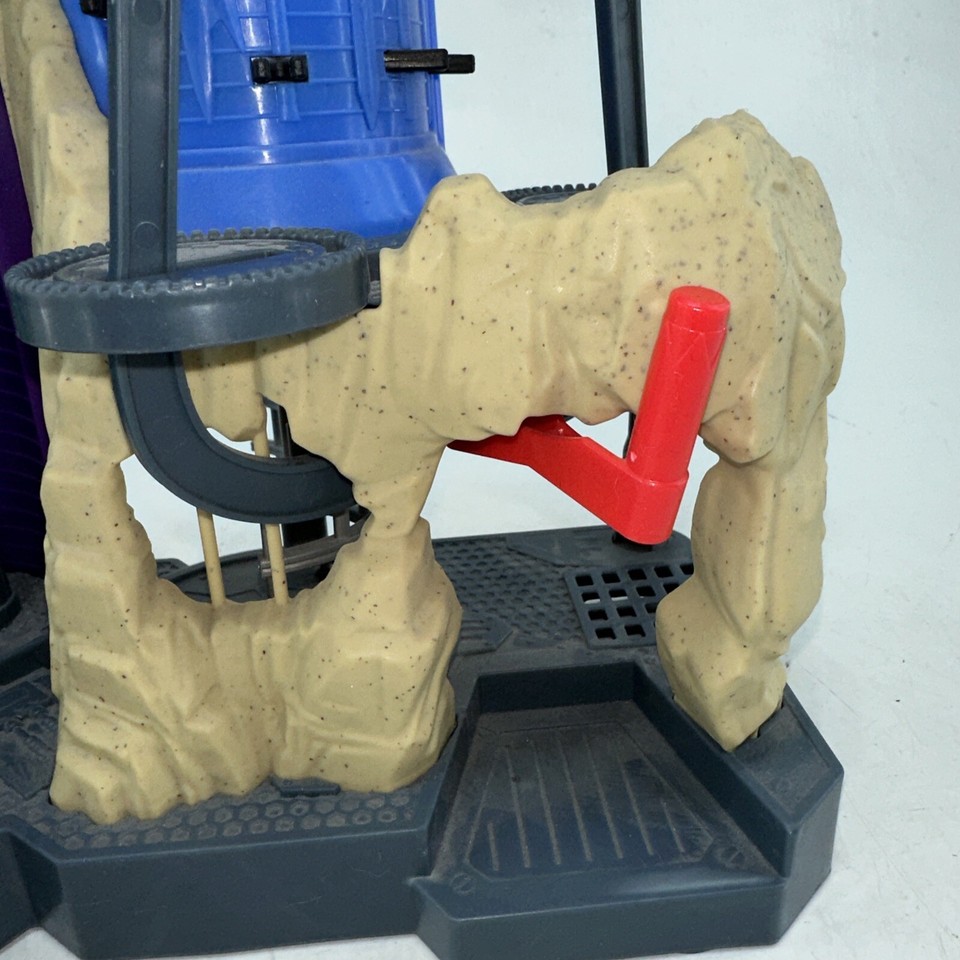 Imaginext Power Rangers Headquarters Command Center Playset lights up ...