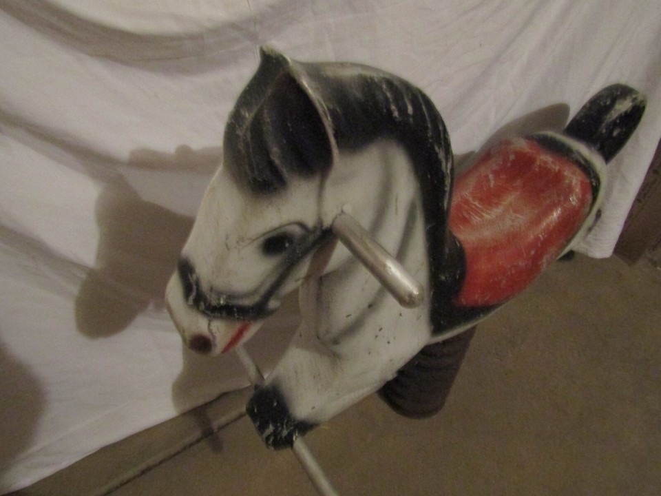 VINTAGE JE BURKE CO PLAYGROUND PARK ALUMINUM SPRING COIL RIDE ON HORSE ...