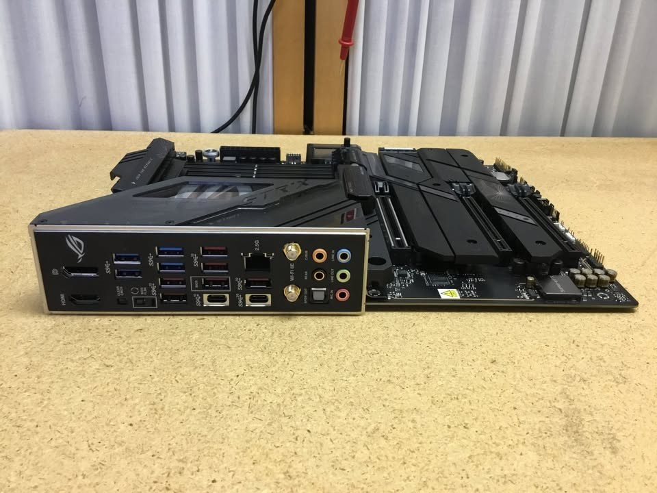 ASUS - ROG STRIX Z790-E GAMING WIFI (Socket LGA 1700) Intel Z790 ATX ...