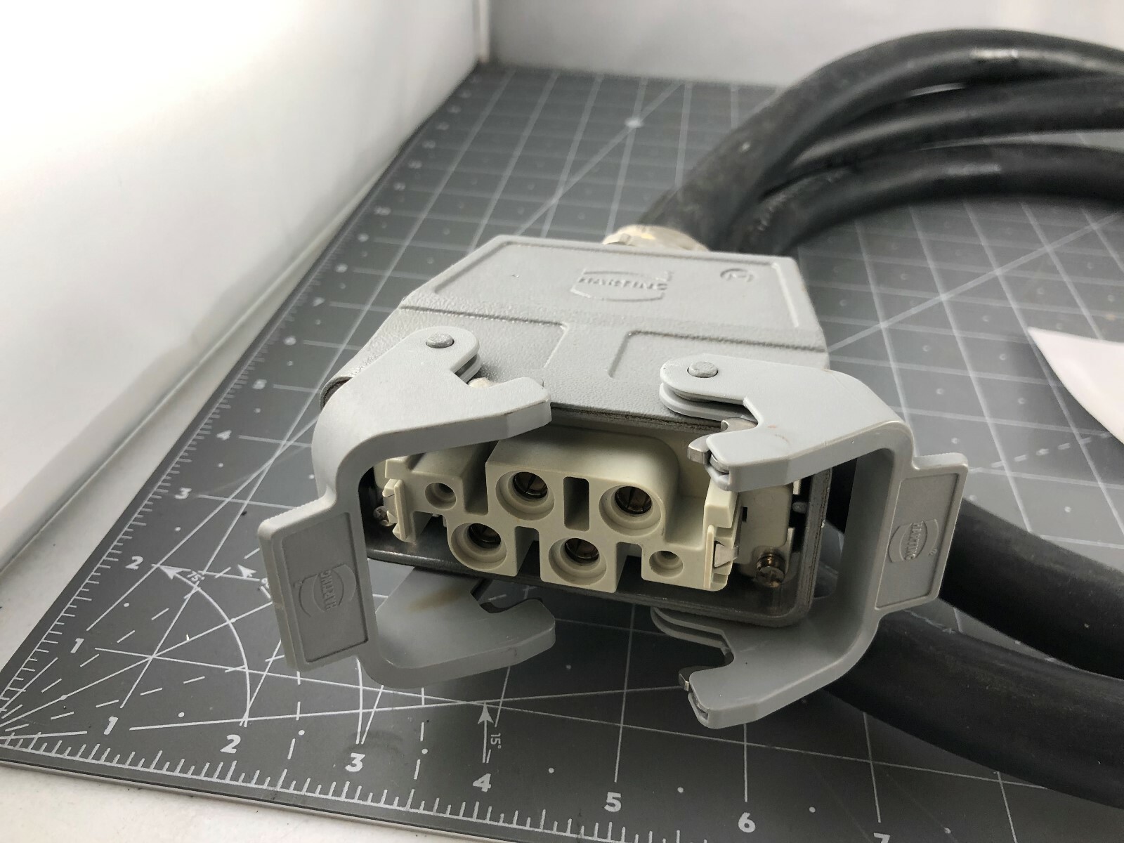 HUBBELL HBL3765C 50-A-TWIST-LOCK HBL3765C AC Plug Non-NEMA 50a 4wire ...