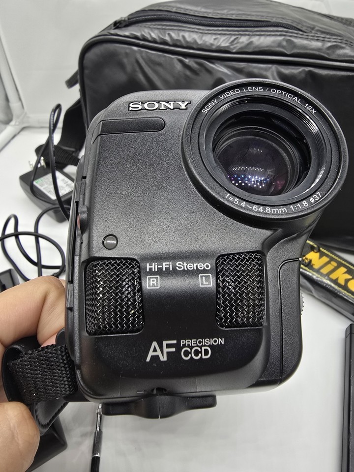 Sony Handycam Video 8 CCD-TR93 (Untested, With Accessories) | eBay