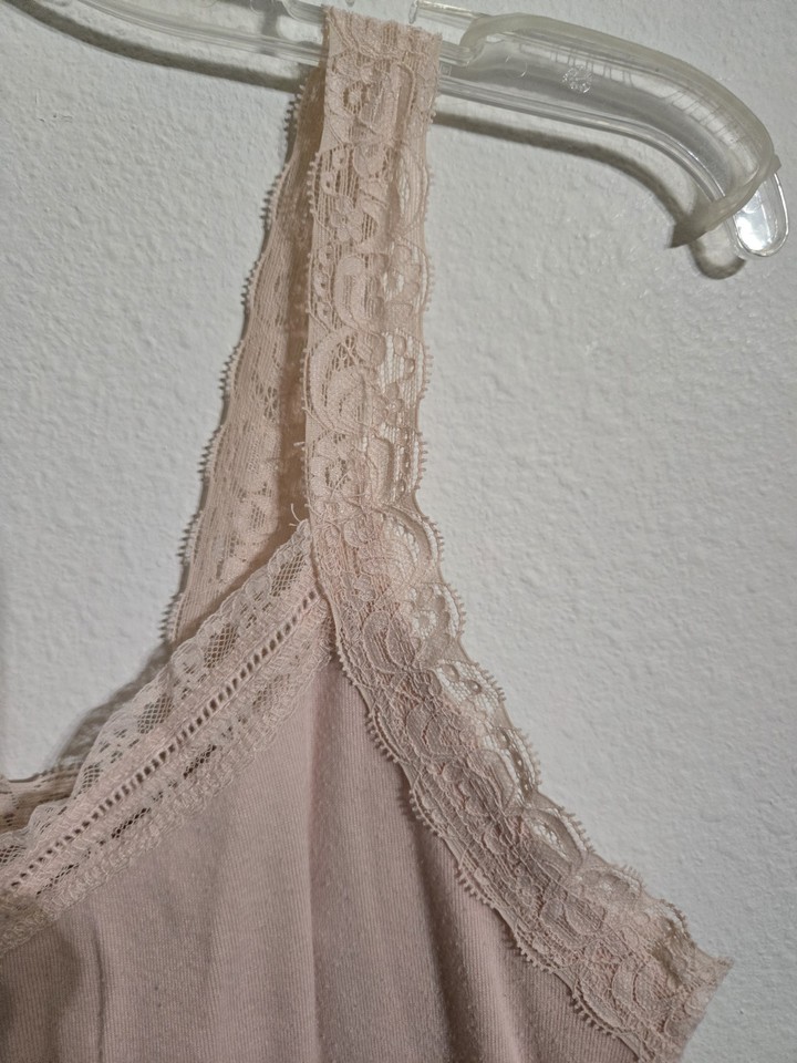 Pre-loved TWENTY-ONE Women's Lt Pink Tank Top Wt Shelf Bra Lace Neck Sz ...