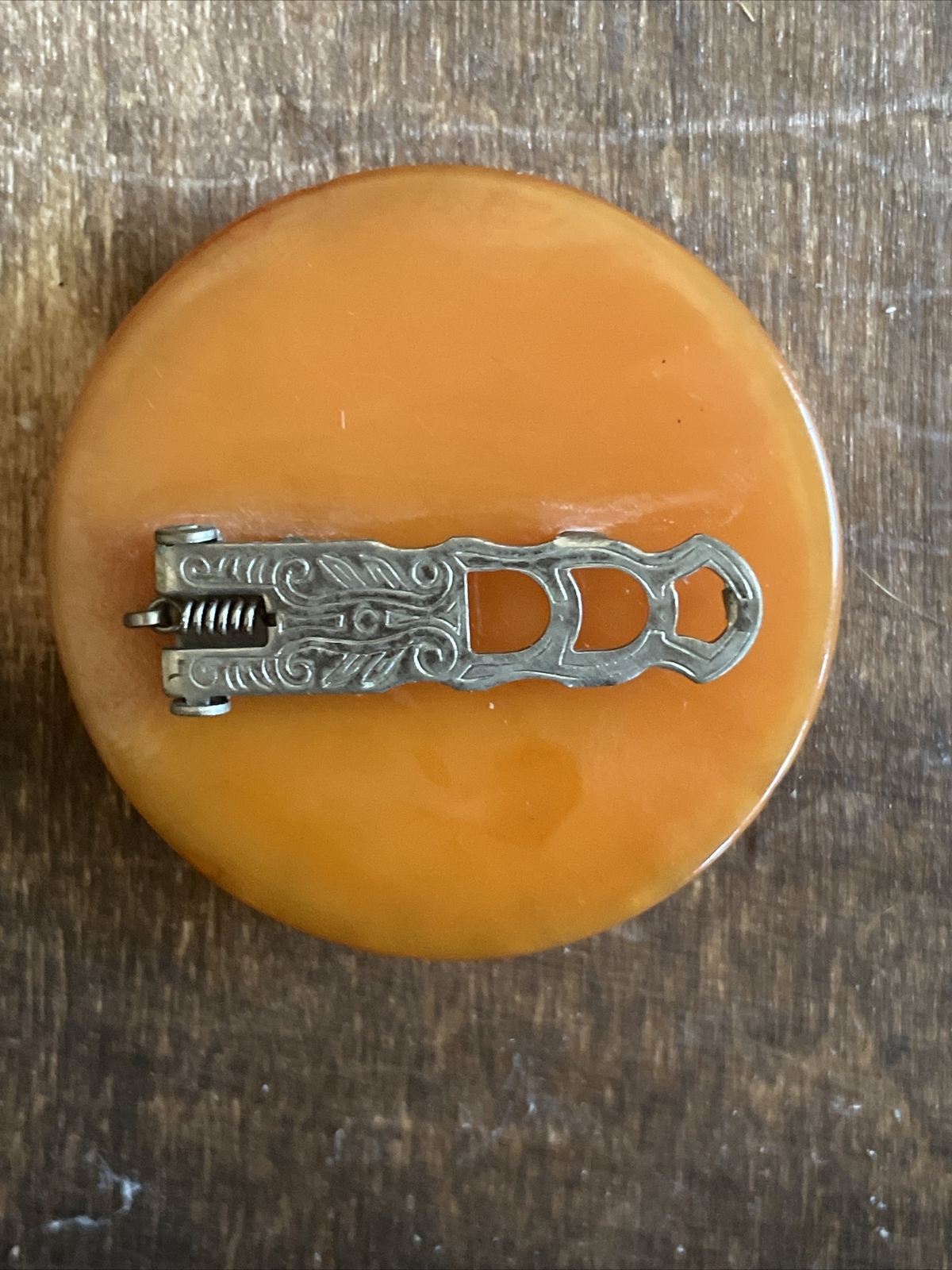 Large Butterscotch Bakelite Deeply Carved Flower Dres… - Gem