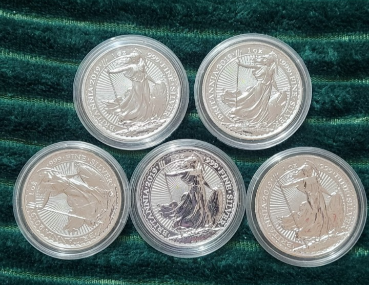 5 x 1oz 2019 Silver Britannias 999 Fineness, British Royal Mint CGT ...