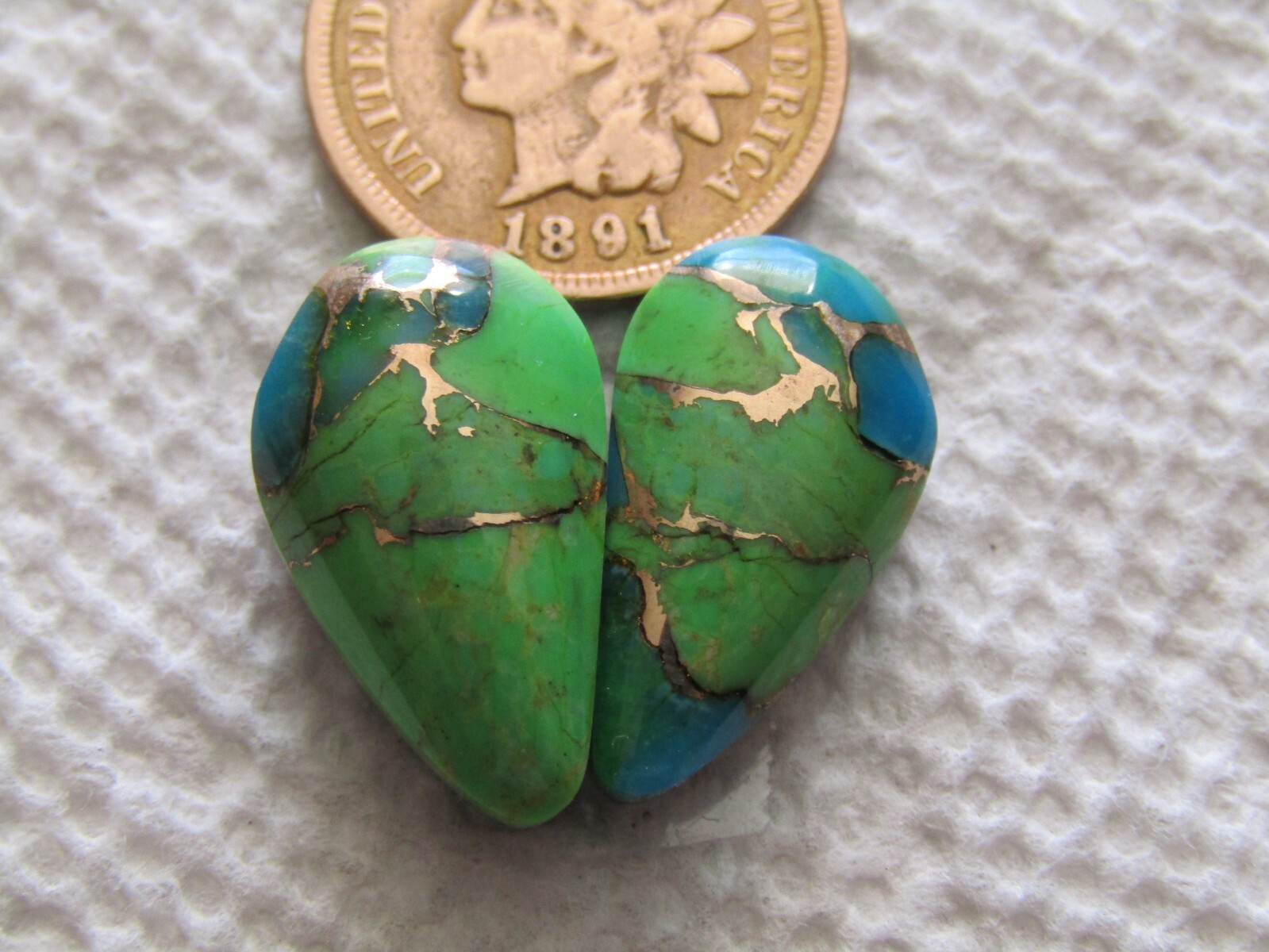 2 Green Mojave Turquoise Cabs 20 carats Mohave Gold Matrix Web Kingman ...