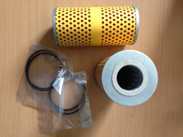 Massey Ferguson 2 Oil Filters MF35 3 cylinder Diesel MF65 for sale ...