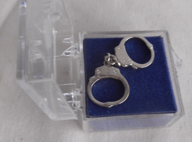Vintage Silver Tone Police Handcuffs Men's Tie Tack Lapel Pin PD ...