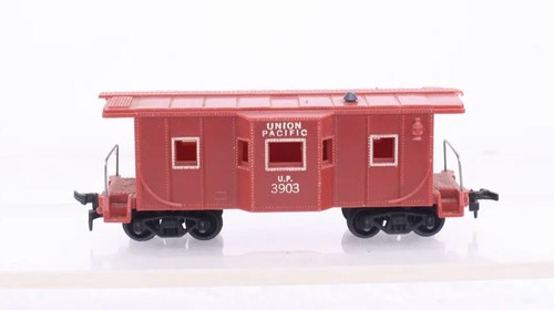 Marx HO Scale Union Pacific Bay Window Caboose Red With Window Trim ...
