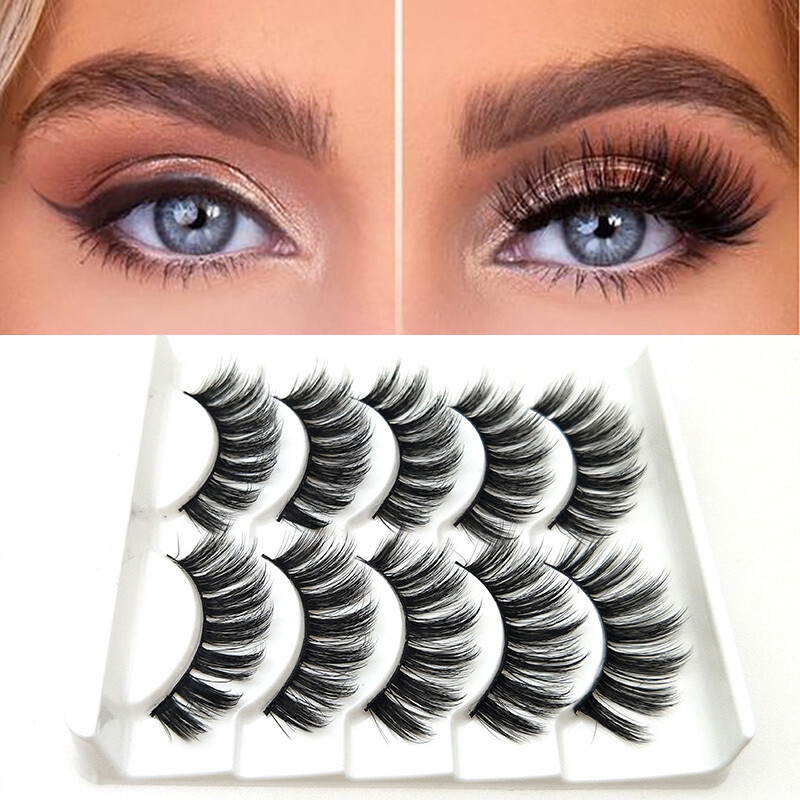 Naturally Thick Eyelashes