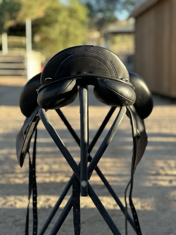 18” Icon Flight Custom Saddlery Dressage Saddle | eBay