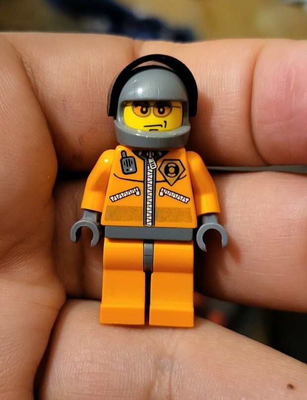 LEGO Coast Guard World City 7047 (wc013) pilot orange torso EUC C16-4 ...