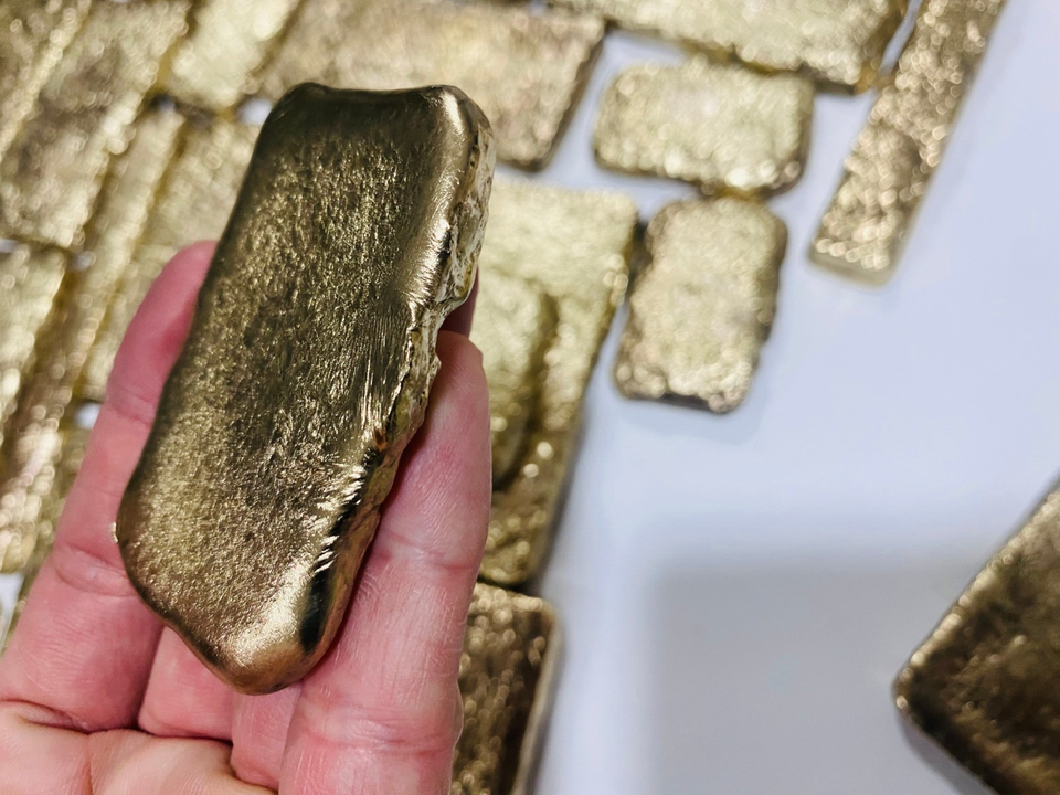 370 Grams Scrap Gold Bar For Gold Recovery Melted Different Computer ...
