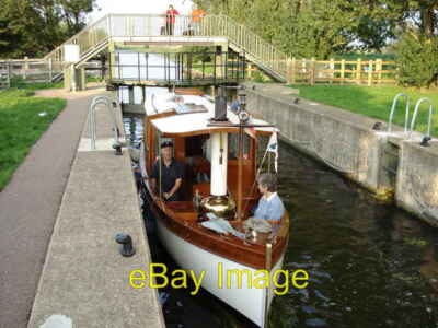 Photo 6x4 Steam Launch in Bottisham Lock on River Cam Clayhithe c2006 ...