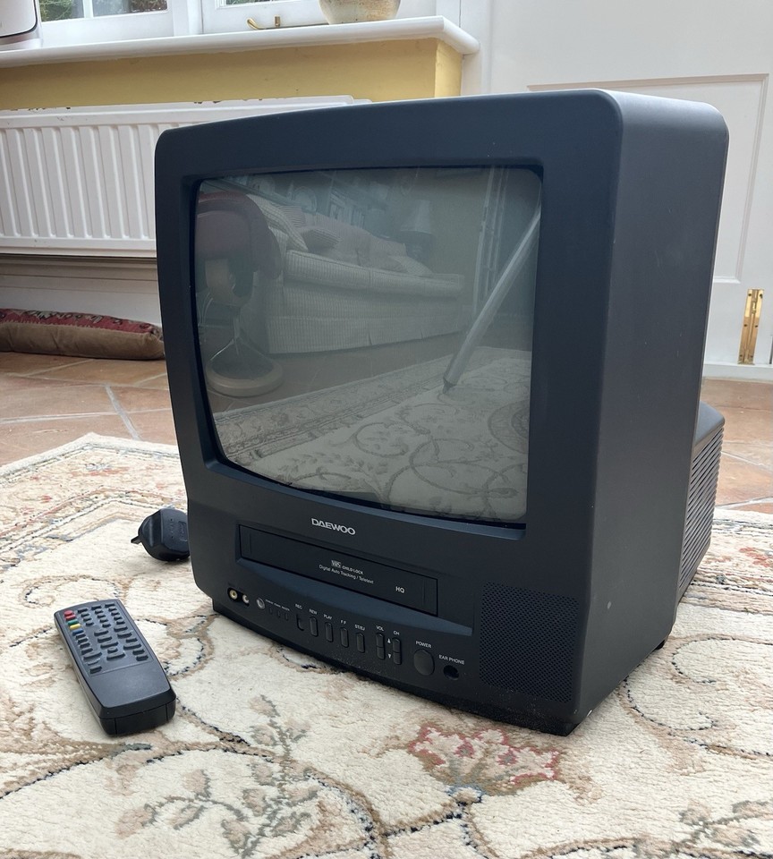 Daewoo 14 CRT Television VHS Video Player with Remote Control Retro ...