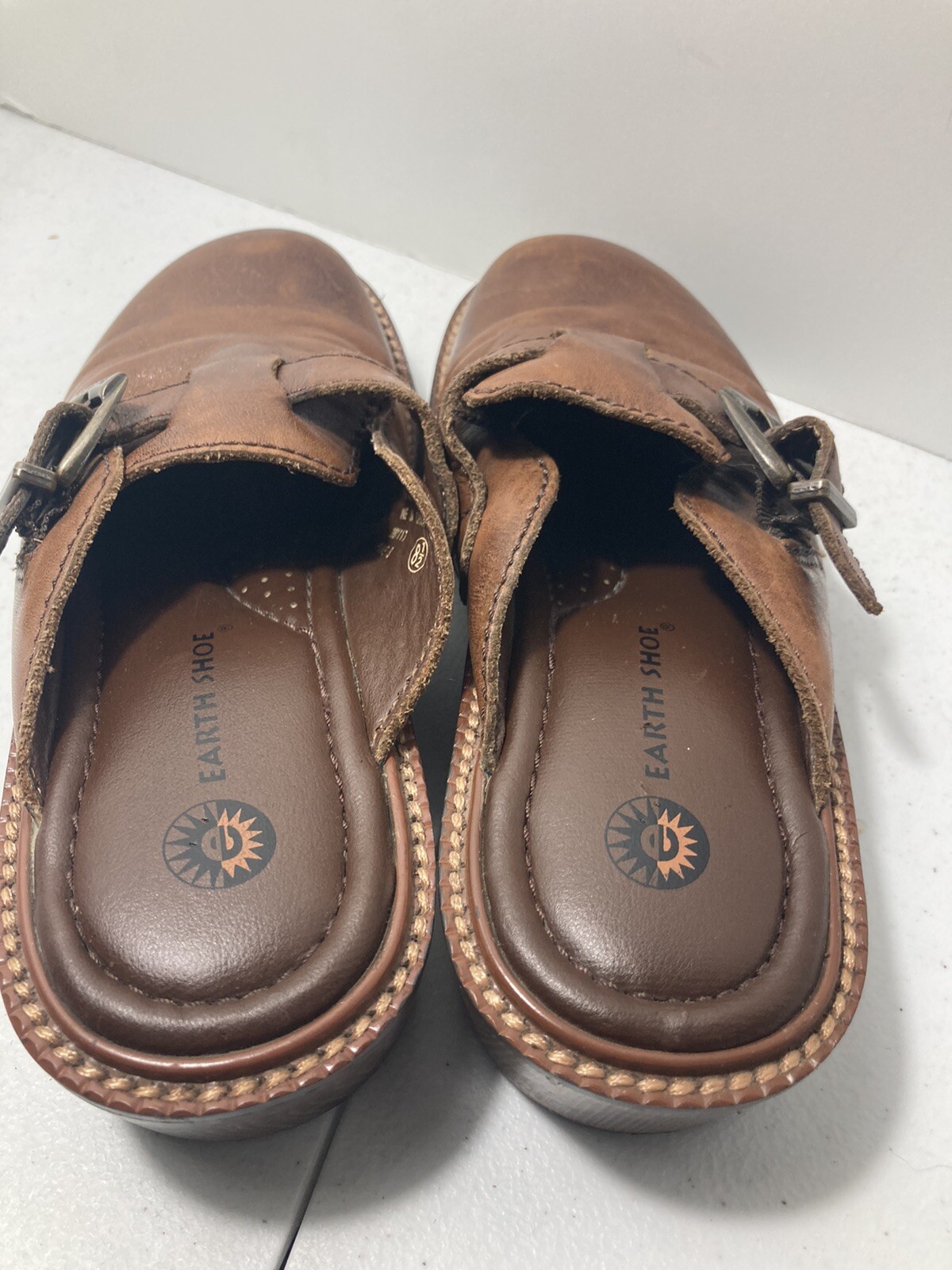 women’s earth shoe brown leather clogs size 8 1/2 - Gem