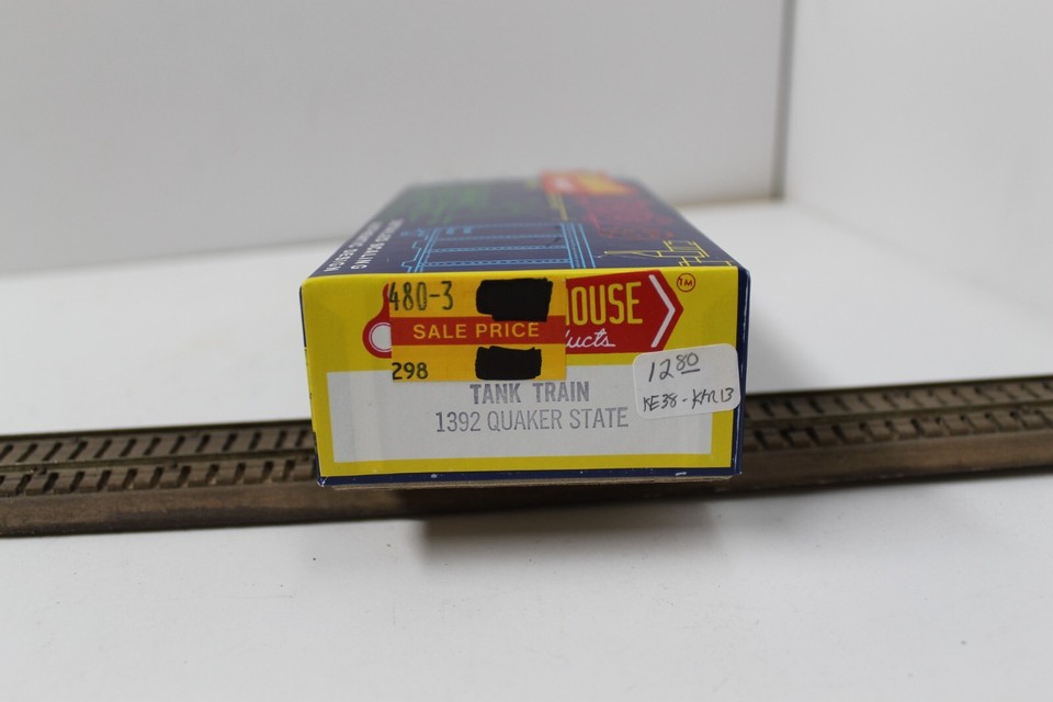 MDC Roundhouse 1392 HO Scale Kit Tank Train Quaker State Tank Car GATX ...