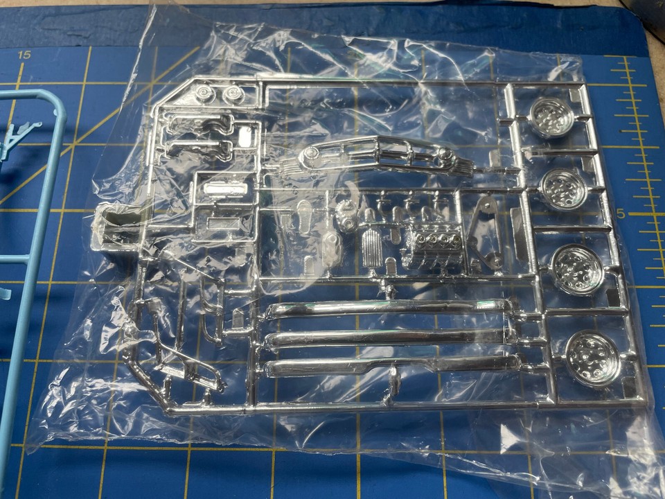 53 CHEVY CUSTOM W/EXTRA CHROME & 54 HIGHBOY NO-BODY Model Kit USA ...