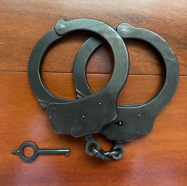 Vintage PEERLESS Handcuffs with Key - Serial Number - Patent Number ...