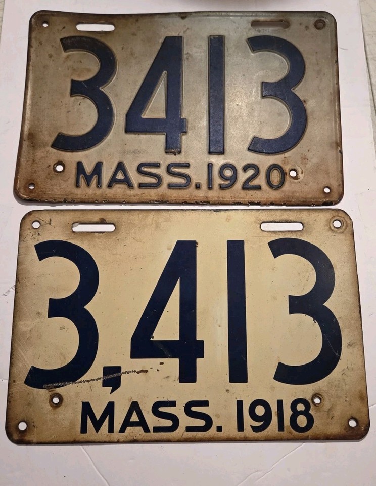 MASSACHUSETTS LOT 11 LICENSE PLATES with 1935 LOCKING TAB #3413 1917 ...