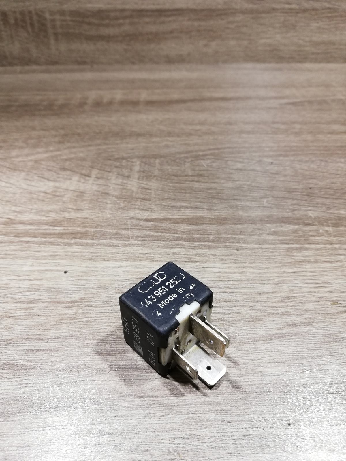 VW Relay Control Module Unit 443951253j 899511 213 Black | eBay