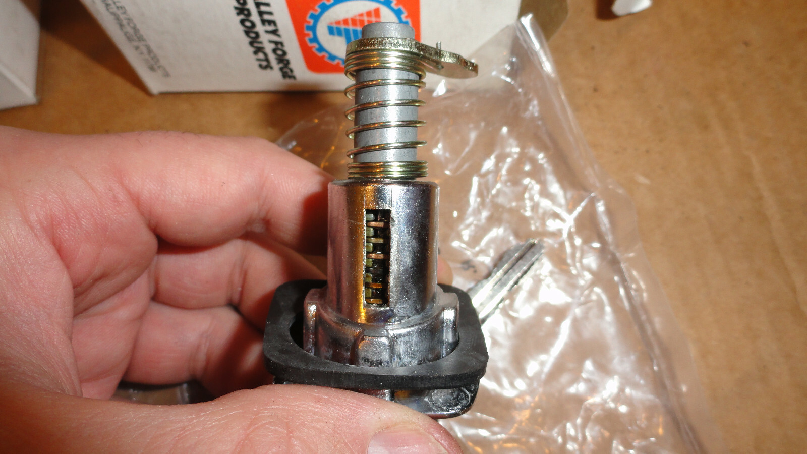 NOS 1981-85 MAZDA GLC TRUNK LOCK W/ KEYS BA1076230 | eBay