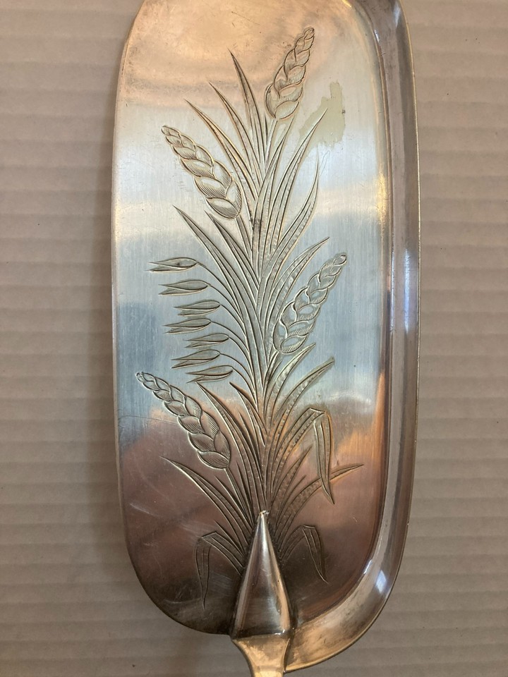 ANTIQUE ENGLISH SHEFFIELD SILVERPLATE CRUMB CATCHER WITH FLORAL ...