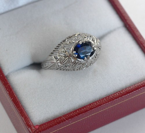 Antique 1920's Gorgeous Blue Color Ceylon Sapphire Di… - Gem