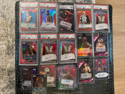 Topps Star Wars Auto Collection /5 Rey, Finn, Yoda, R2. Chewy, BB8, D-O ...