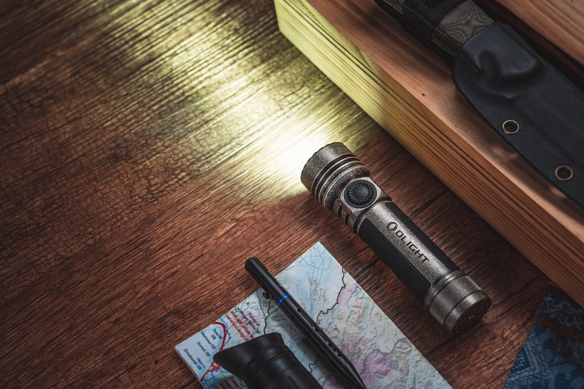 Olight Seeker 4 Pro Silver-Plated Bronze Flashlight, 4600 Olight Seeker 4 Pro Silver-Plated Bronze Flashlight, 4600