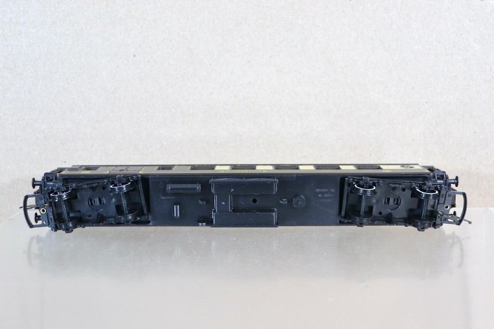 HORNBY R233 BR PULLMAN CAR 3rd CLASS BRAKE COACH car No 77 CREAM ...